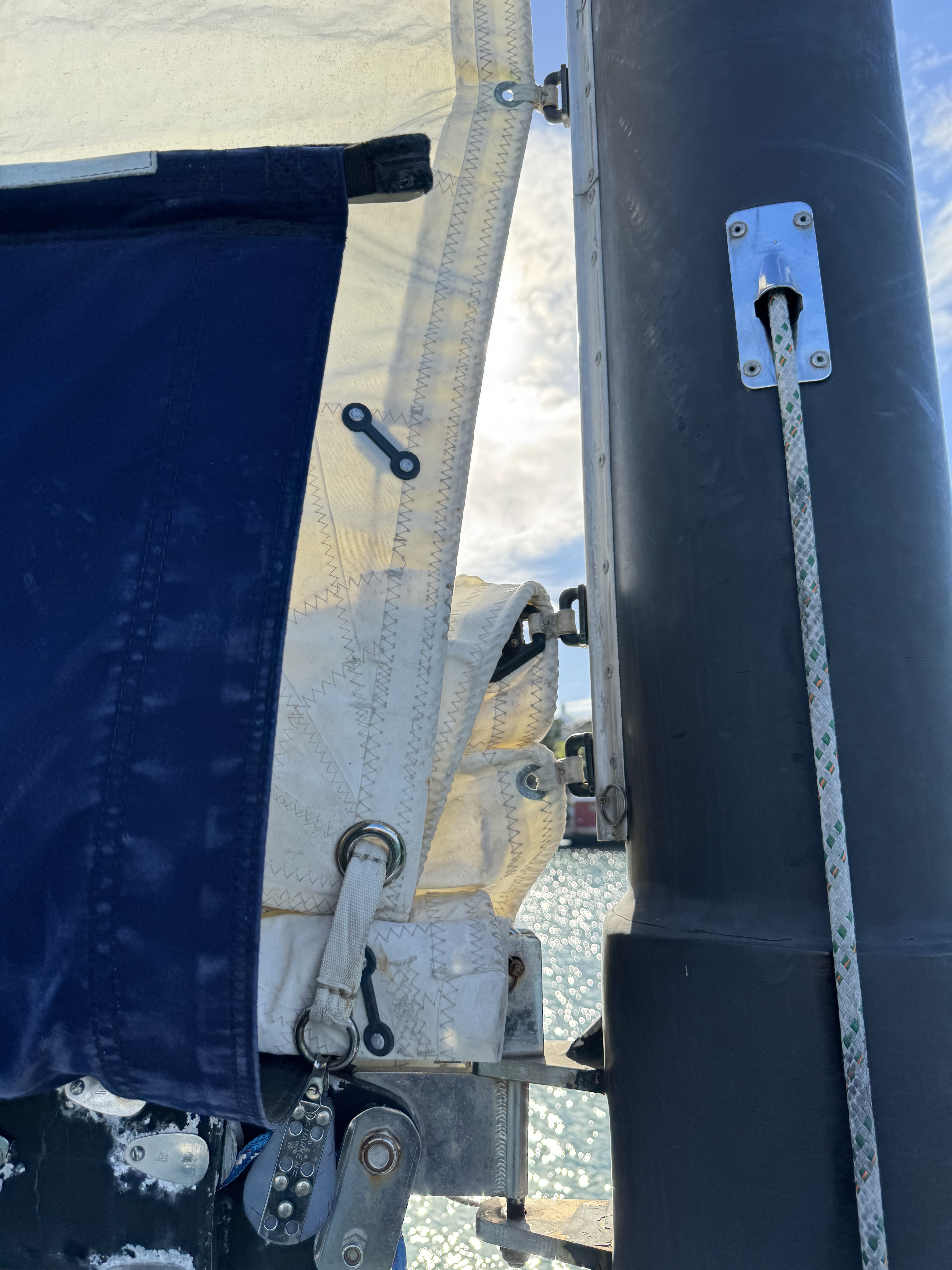 Freedom 32 Continuous reef setup - Boat Systems - Freedom Yachts Owners ...